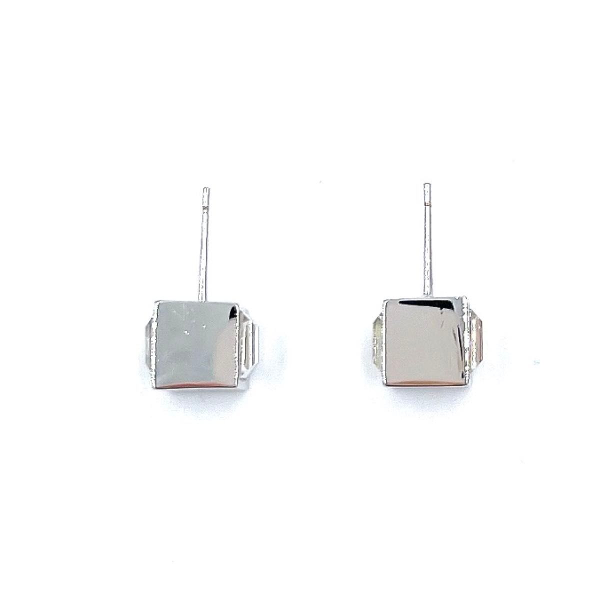 CHANEL シャネル B25C ココマーク ラインストーン ピアス CHANEL シャネル B25C ココマーク ラインストーン ピアス