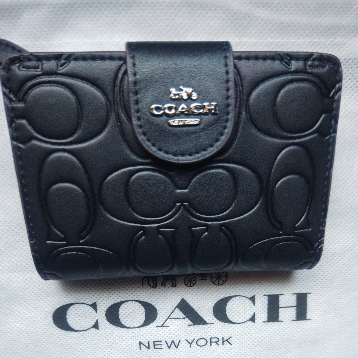 COACH】新品 二つ折り財布 ブラック シグネチャー|Yahoo!フリマ COACH】新品 二つ折り財布 ブラック シグネチャー|Yahoo!フリマ
