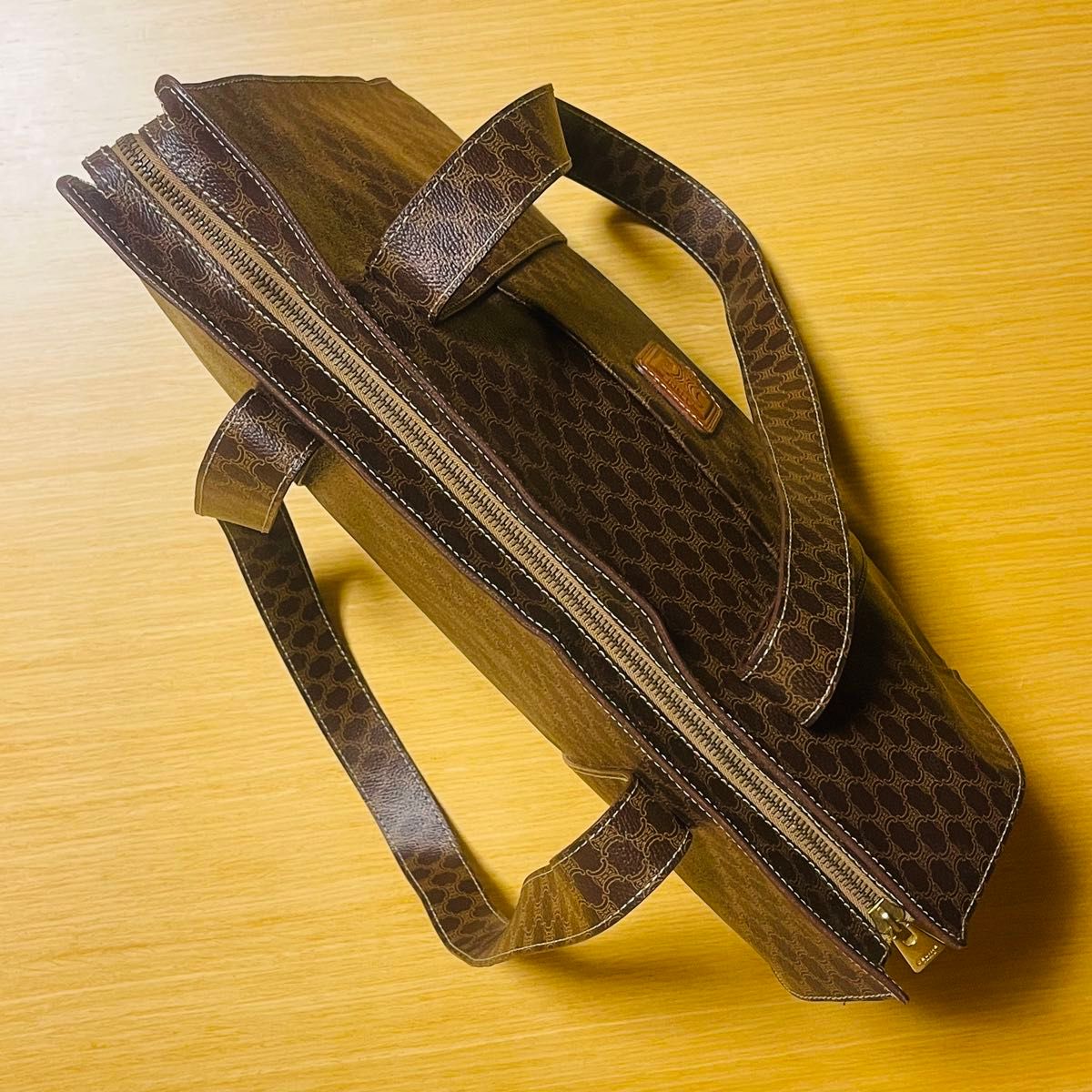 美品】CELINE セリーヌ マカダム柄 トートバッグ 肩掛け A4収納 美品】CELINE セリーヌ マカダム柄 トートバッグ 肩掛け A4収納