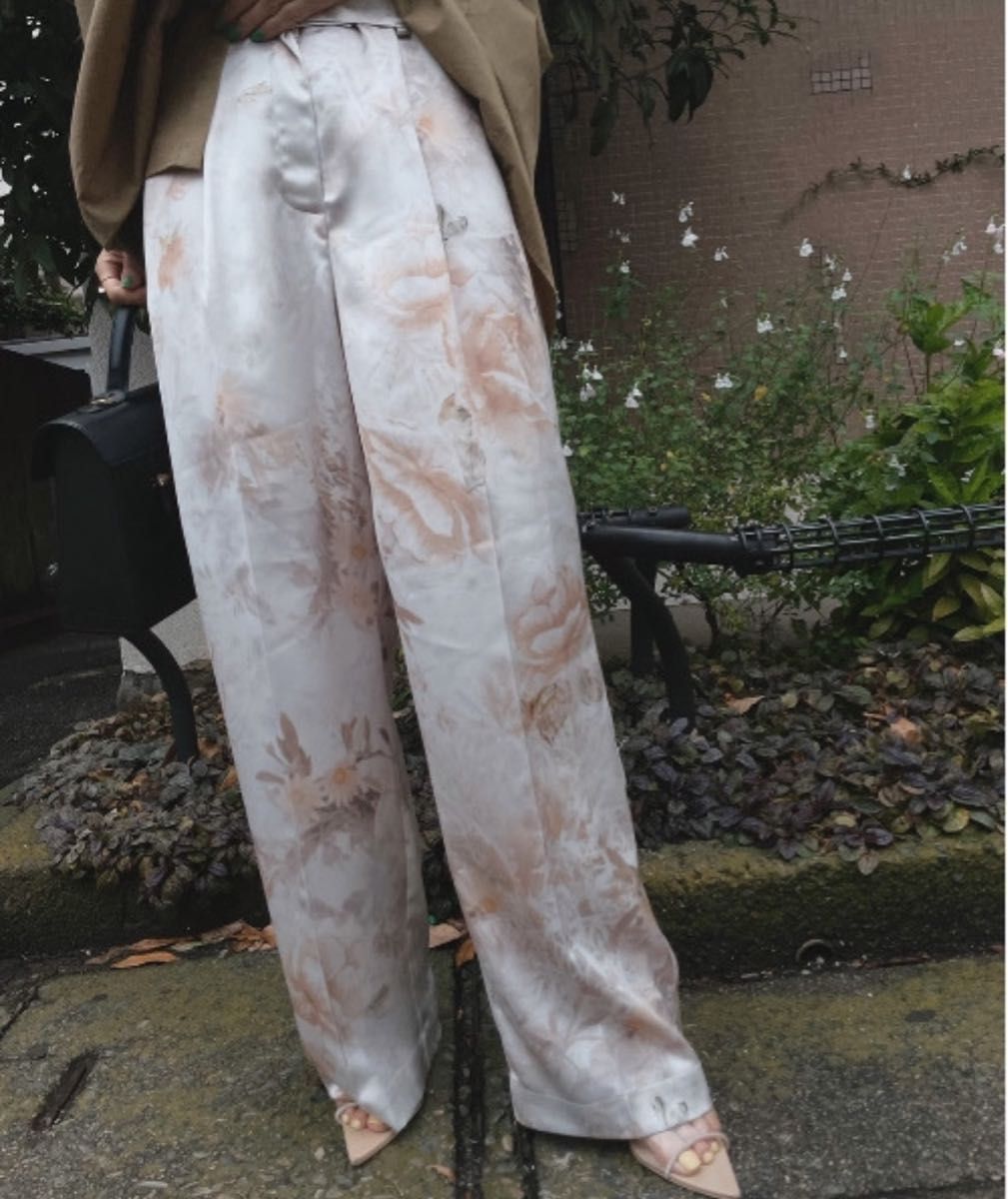 ameri vintage FLOWER SATIN PANTS パンツ アメリヴィンテージ ameri vintage FLOWER SATIN PANTS パンツ アメリヴィンテージ