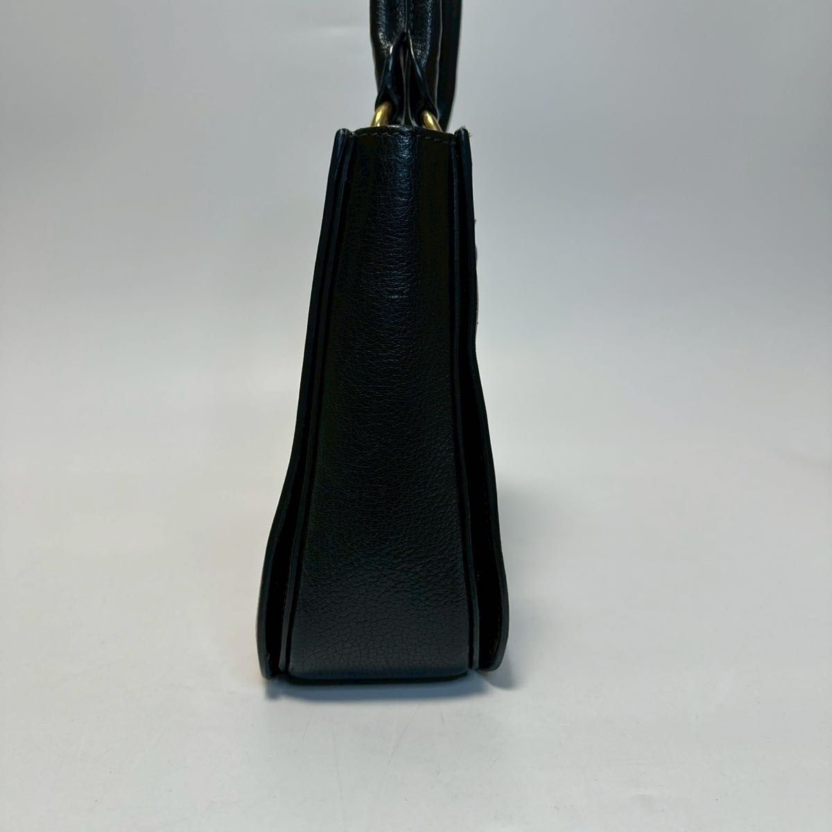 m67【極美品】保存袋付 ミュウミュウ レザー ハンドバッグ2way m67【極美品】保存袋付 ミュウミュウ レザー ハンドバッグ2way
