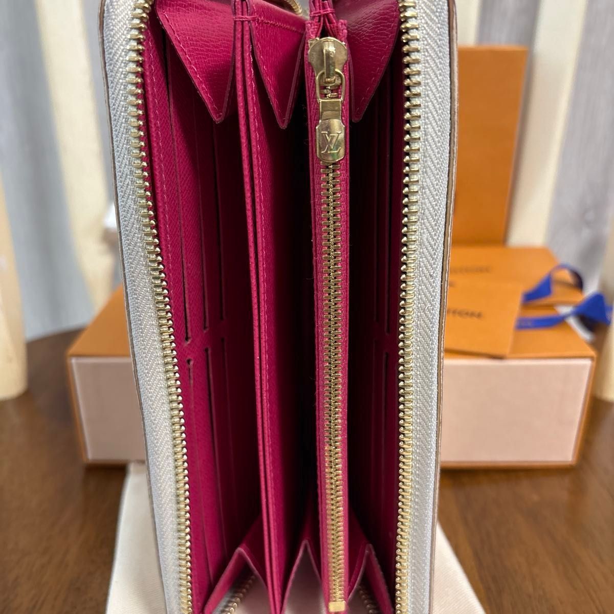 LOUIS VUITTON ルイヴィトン ジッピーウォレット 長財布 限定品 LOUIS VUITTON ルイヴィトン ジッピーウォレット 長財布 限定品