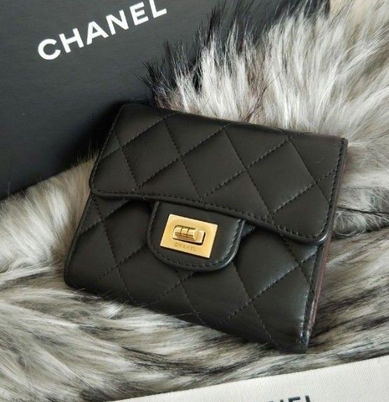 美品 シャネル 三つ折り財布 2 55/マトラッセ ブラック 黒 美品 シャネル 三つ折り財布 2 55/マトラッセ ブラック 黒