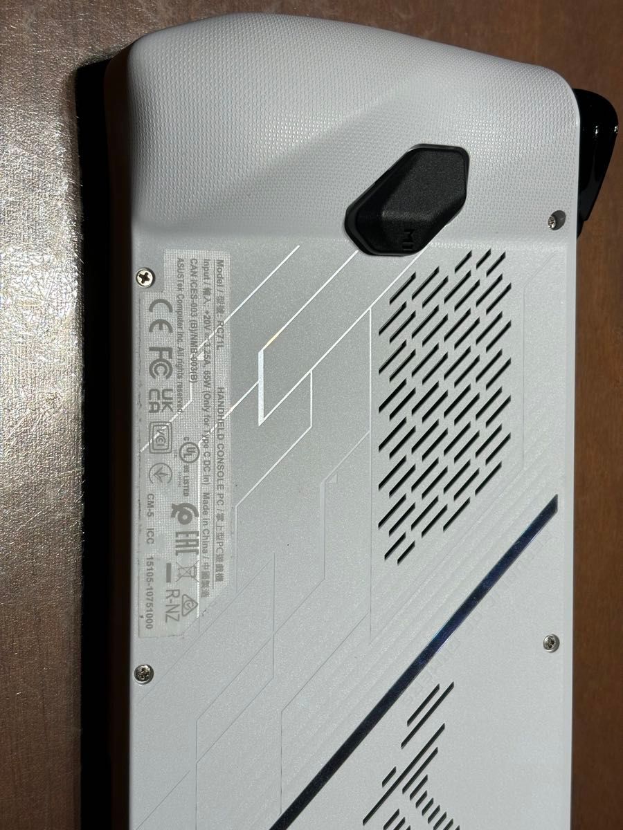 ASUS ROG Ally (2023) [CPU Ryzen Z1 Extreme/メモリ 16GB/SSD ASUS ROG Ally (2023) [CPU Ryzen Z1 Extreme/メモリ 16GB/SSD