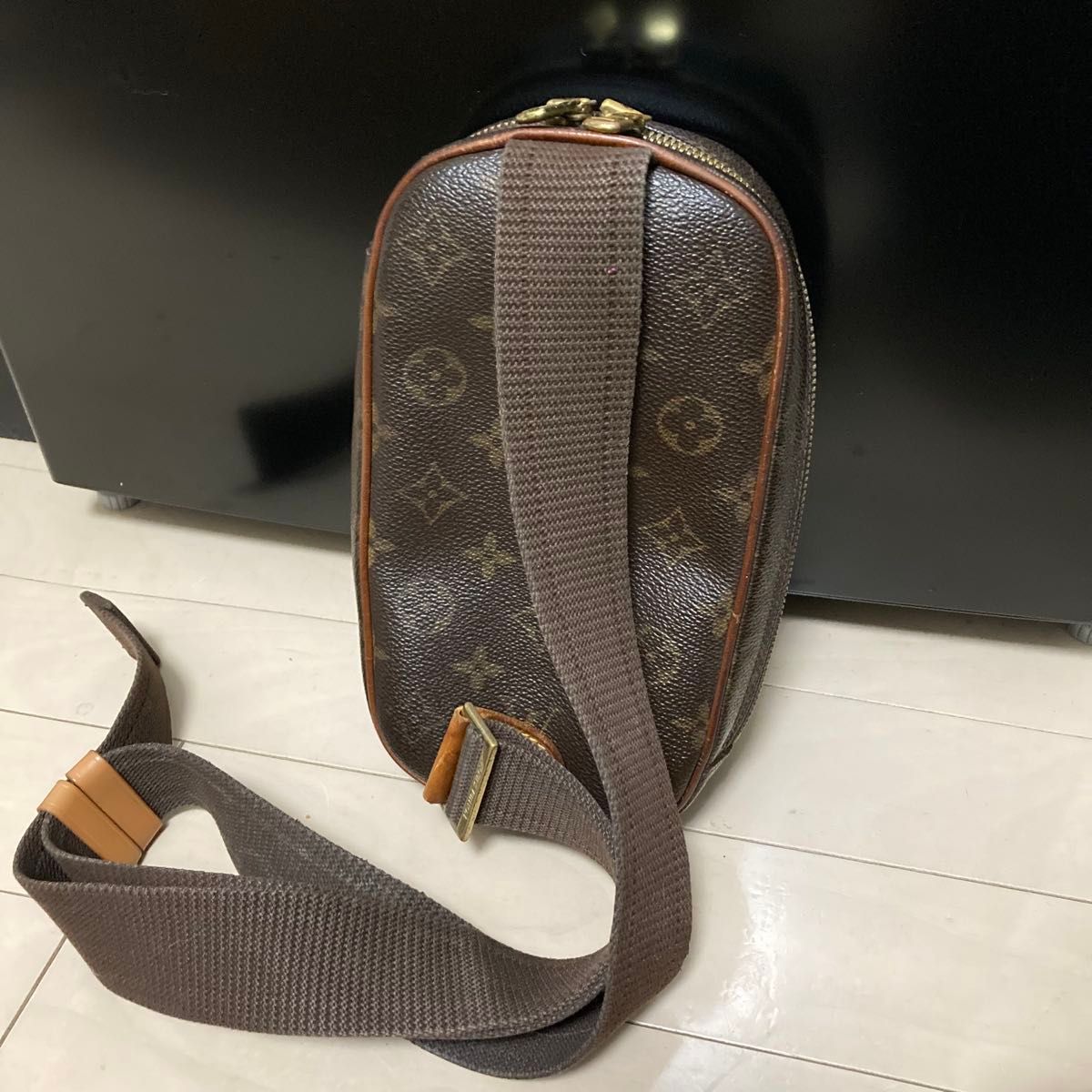 LOUIS VUITTON ルイヴィトン モノグラム ポシェット ガンジュ LOUIS VUITTON ルイヴィトン モノグラム ポシェット ガンジュ