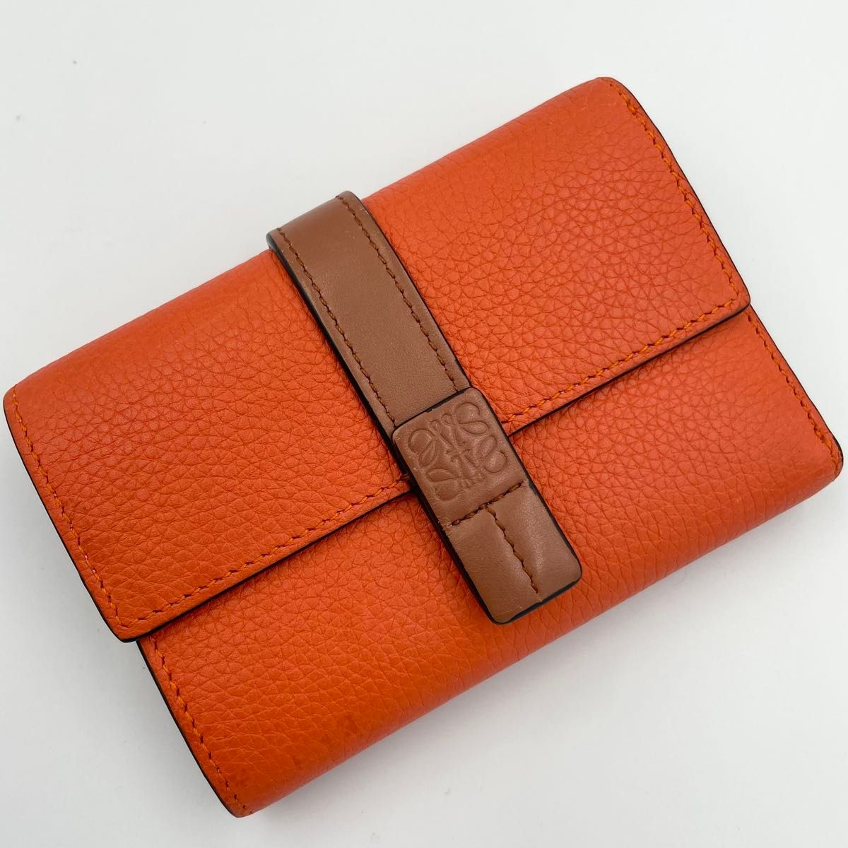 鑑定済・美品 LOEWE ロエベ スモール バーティカル ウォレット 鑑定済・美品 LOEWE ロエベ スモール バーティカル ウォレット