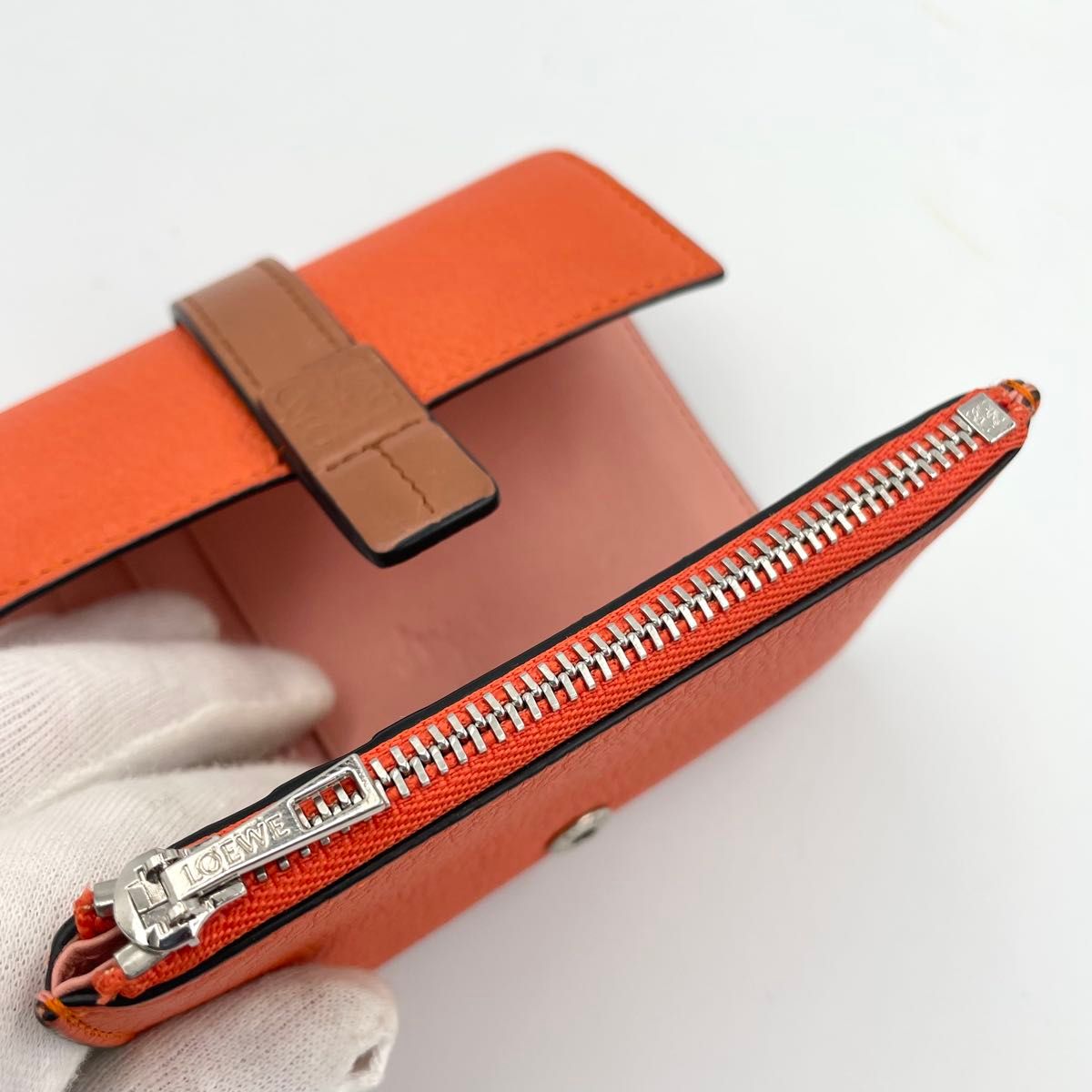 鑑定済・美品 LOEWE ロエベ スモール バーティカル ウォレット 鑑定済・美品 LOEWE ロエベ スモール バーティカル ウォレット