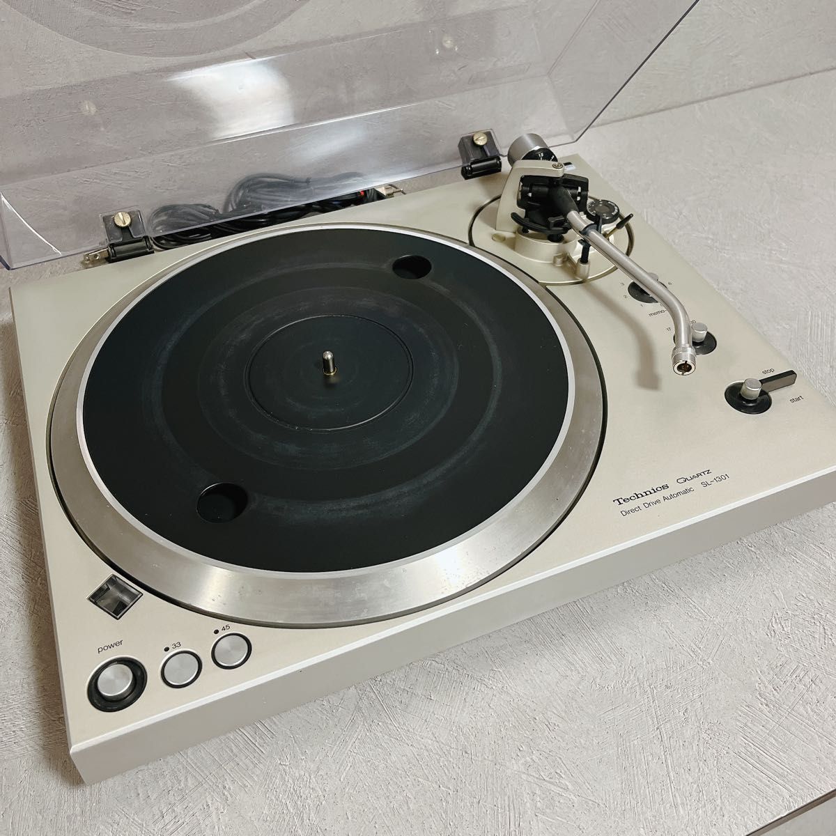 Technics テクニクス SL-1301 ターンテーブル レコード Technics テクニクス SL-1301 ターンテーブル レコード