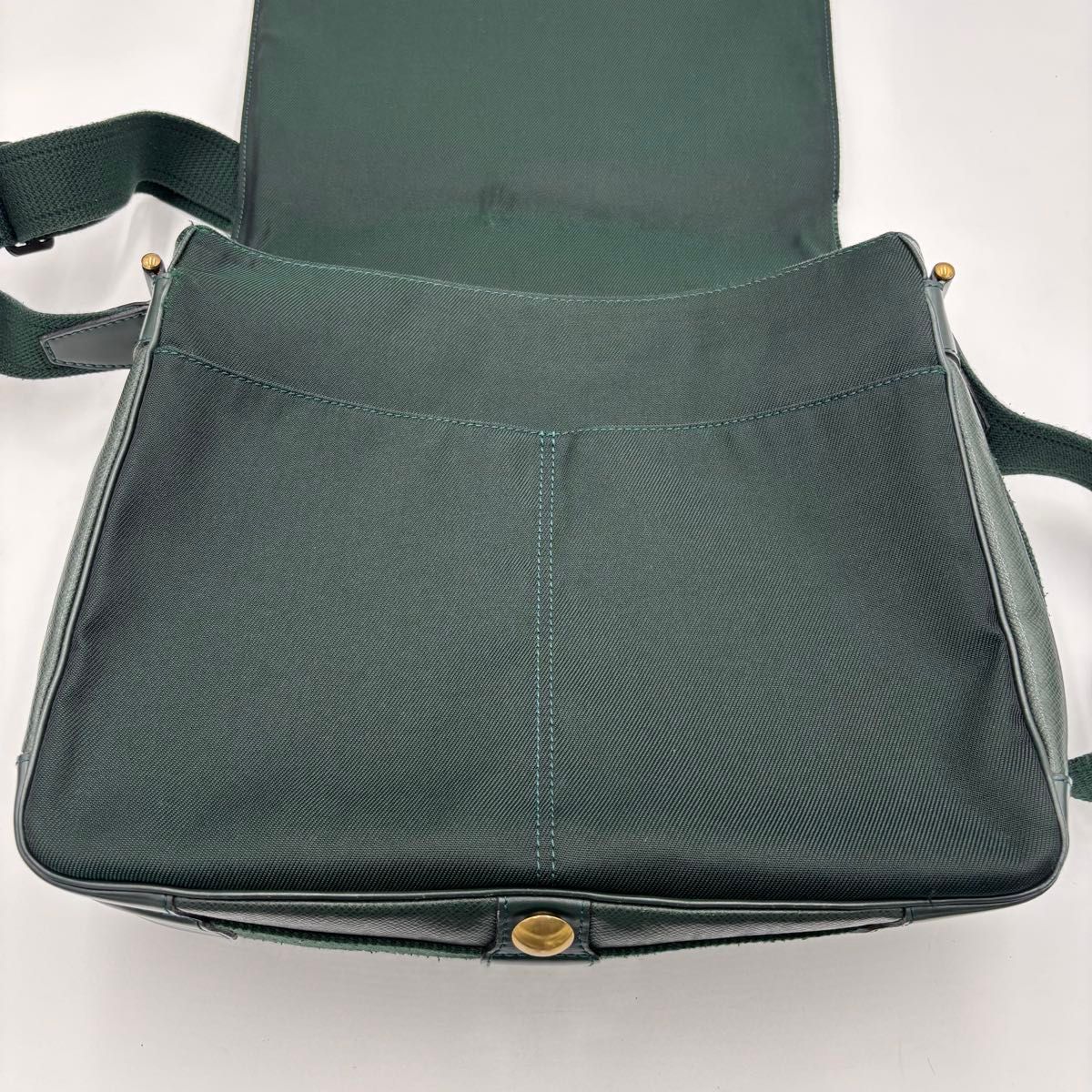 LOUIS VUITTON ルイヴィトン M30144 タイガ ヴィクトール クロス LOUIS VUITTON ルイヴィトン M30144 タイガ ヴィクトール クロス