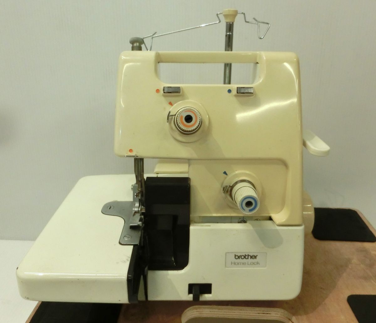 Yahoo!オークション - 1000円スタート ミシン brother Homelock TE4-B5...