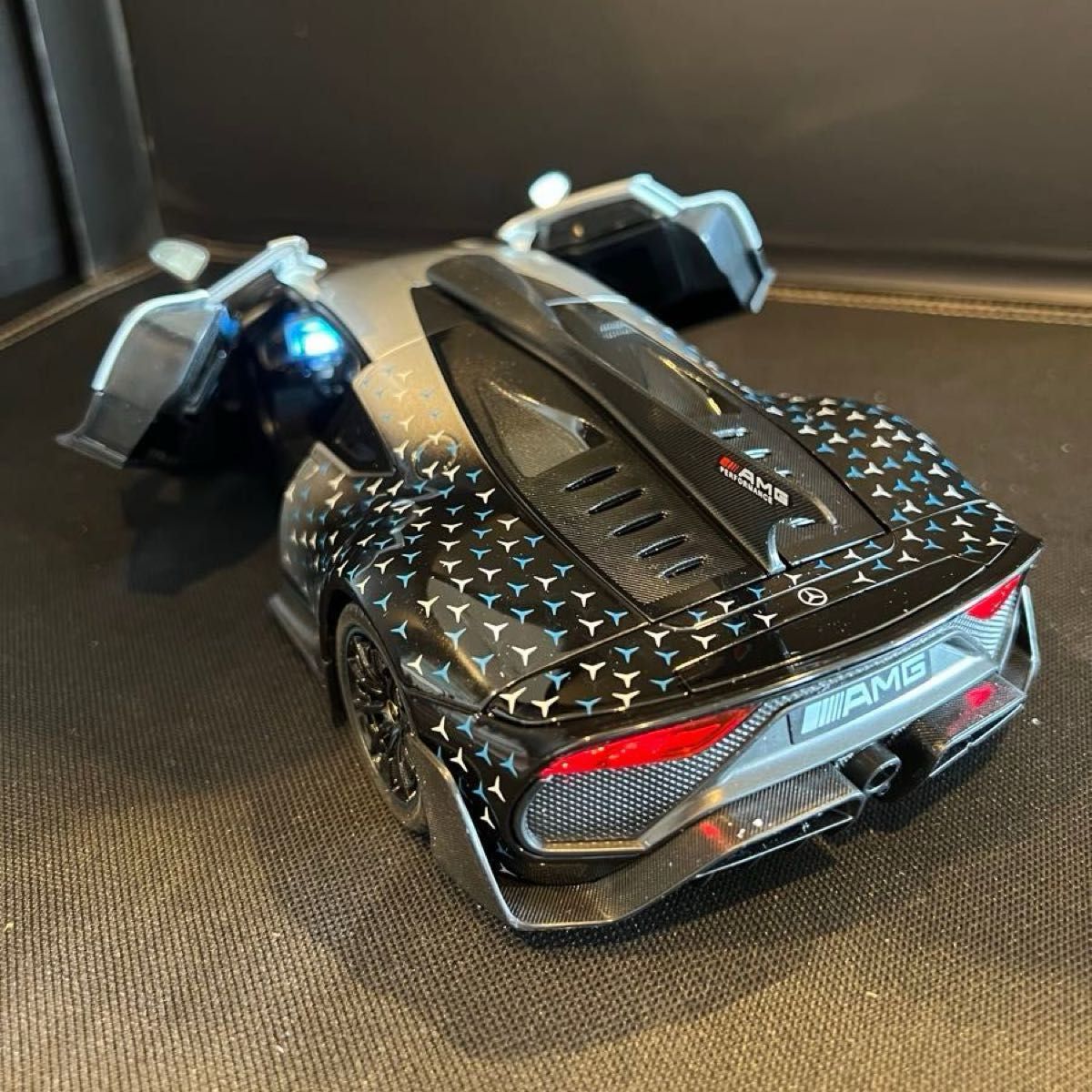 ミニカー1/18 4台 Ferrari812/SF90XX ベンツAMG one ミニカー1/18 4台 Ferrari812/SF90XX ベンツAMG one