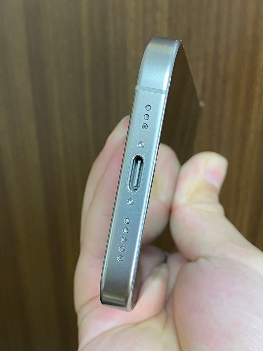 iPhone 16 Pro 256GB バッテリー最大容量100% 充放電回数25回 iPhone 16 Pro 256GB バッテリー最大容量100% 充放電回数25回