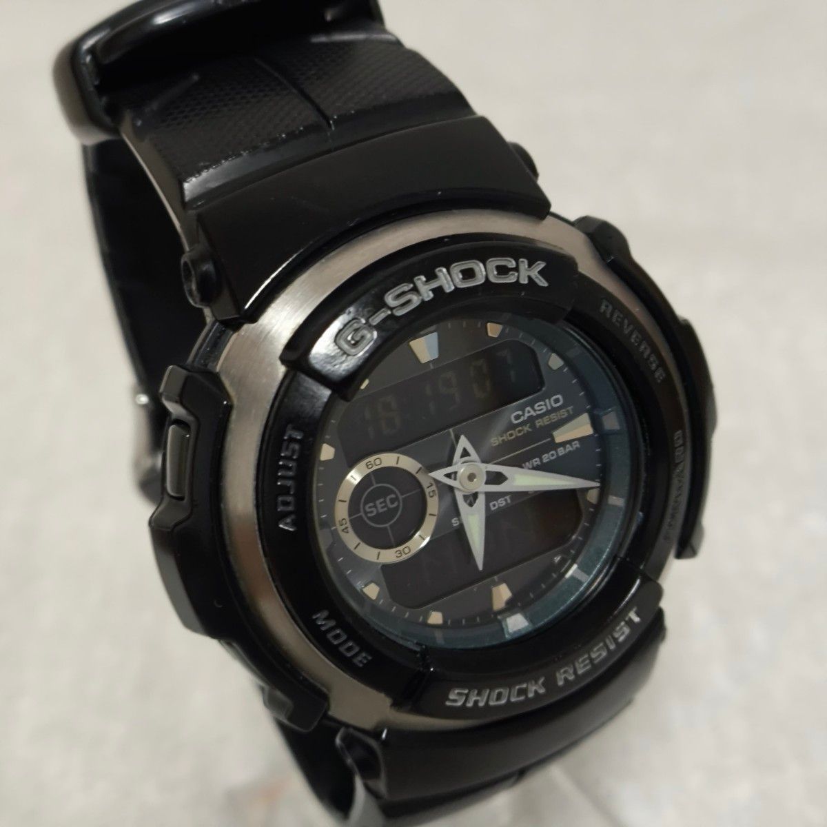 美品 カシオ CASIO G-SHOCK G-300-3AJF電池交換済み 動作異常 美品 カシオ CASIO G-SHOCK G-300-3AJF電池交換済み 動作異常