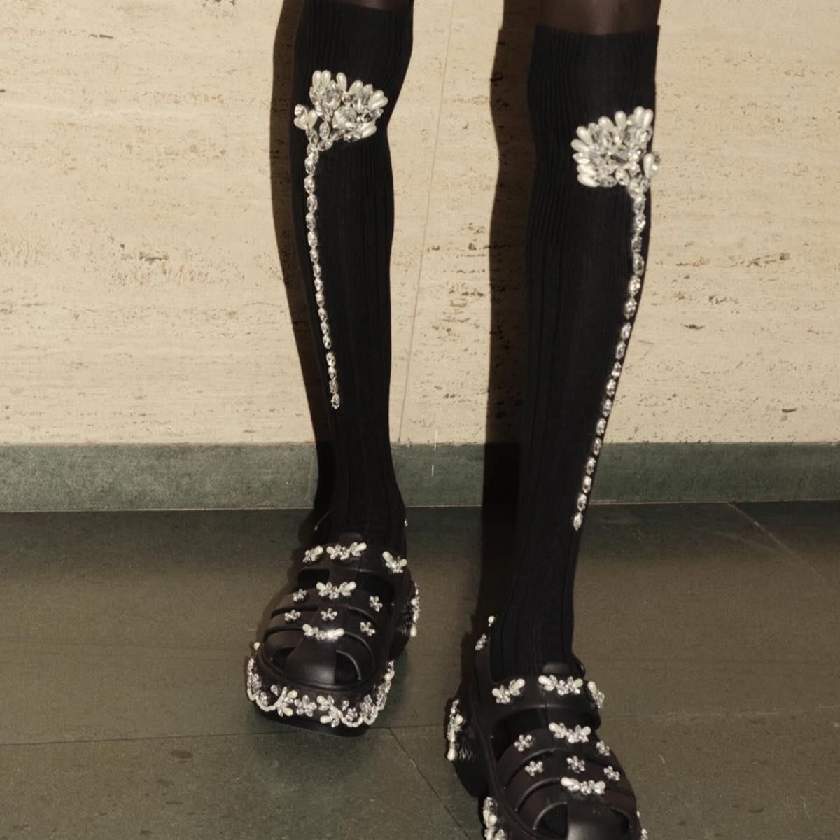 SIMONE ROCHA × Crocs Stomp Fisherman 厚底 黒|Yahoo!フリマ SIMONE ROCHA × Crocs Stomp Fisherman 厚底 黒|Yahoo!フリマ