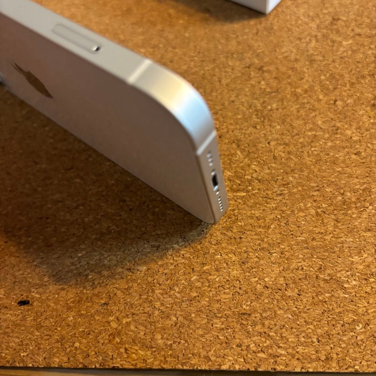 美品】Apple iPhone 12 ホワイト 64GB 本体 箱付き iPhone12 SIM 美品】Apple iPhone 12 ホワイト 64GB 本体 箱付き iPhone12 SIM