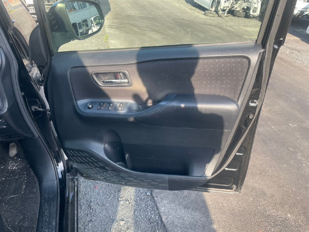 Yahoo!オークション - H26年 80系ヴォクシー(ZWR80) HV 右フロントドア...