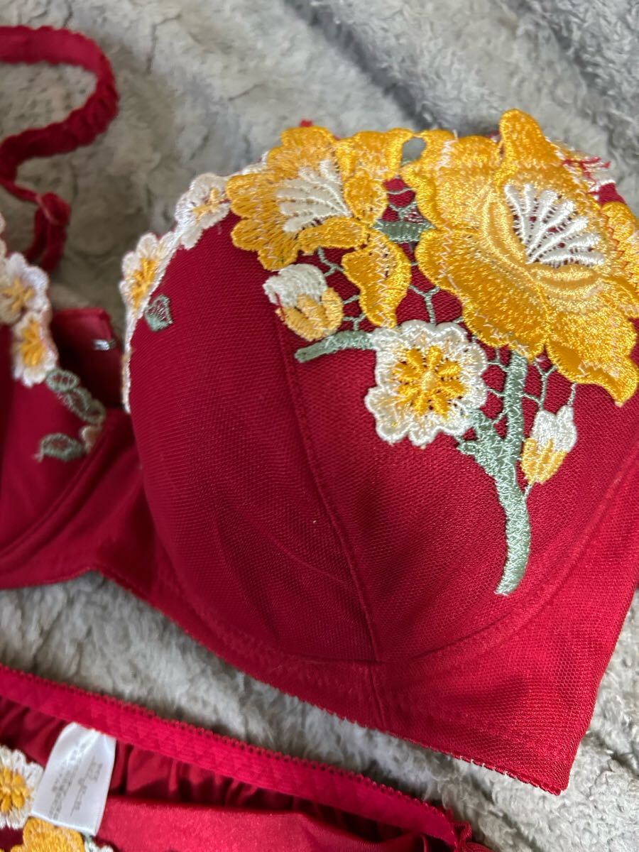 Yahoo!オークション - B75M ブラジャー ショーツセット赤