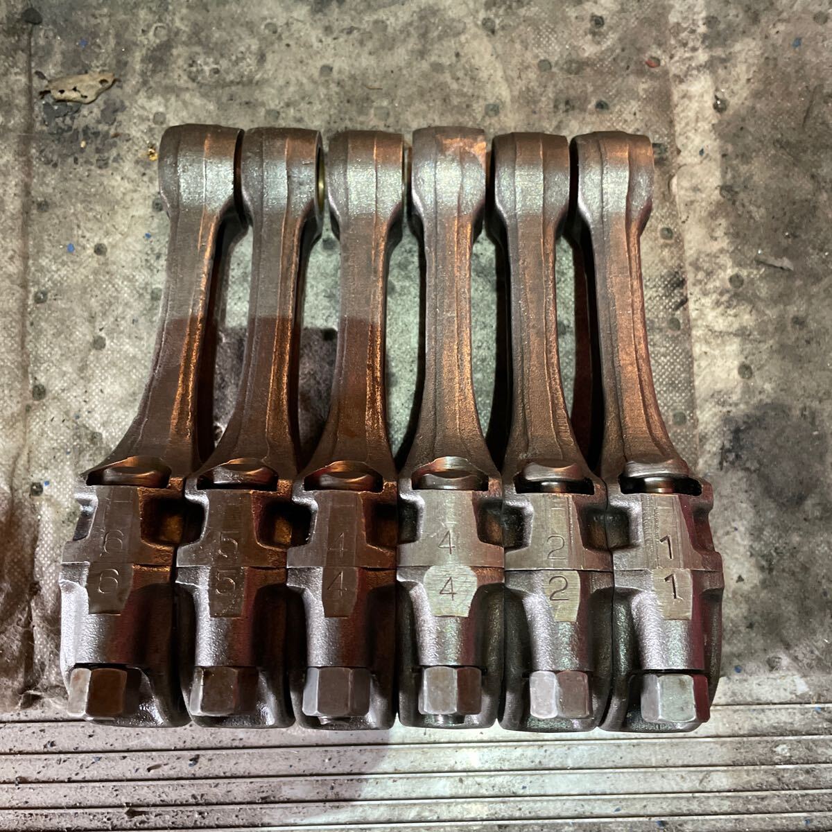 Yahoo!オークション - L型 コンロッド L28 L6 L4 旧車