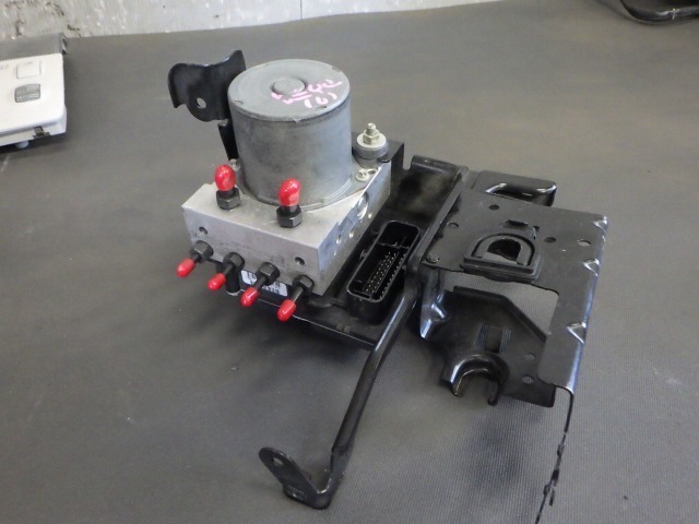 Yahoo!オークション - # 即決 H18年 アウディ A4 1.8T 8EBFB 8E 純正 A...