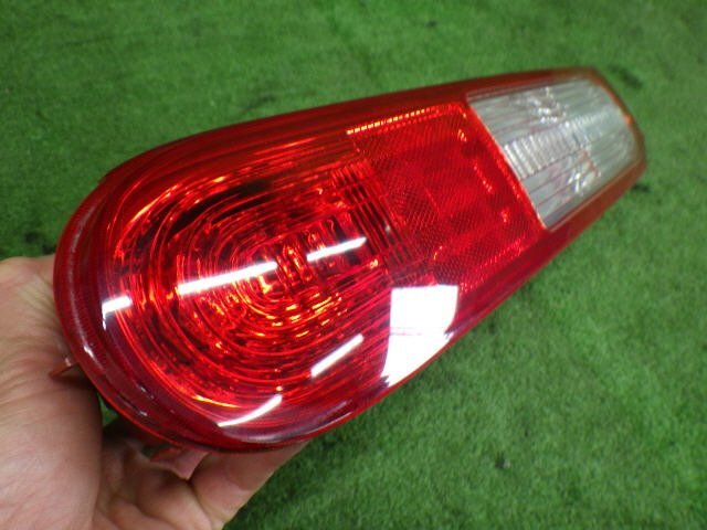 Yahoo!オークション - 即決あり H21年 キューブ DBA-Z12 左 テール ラ...