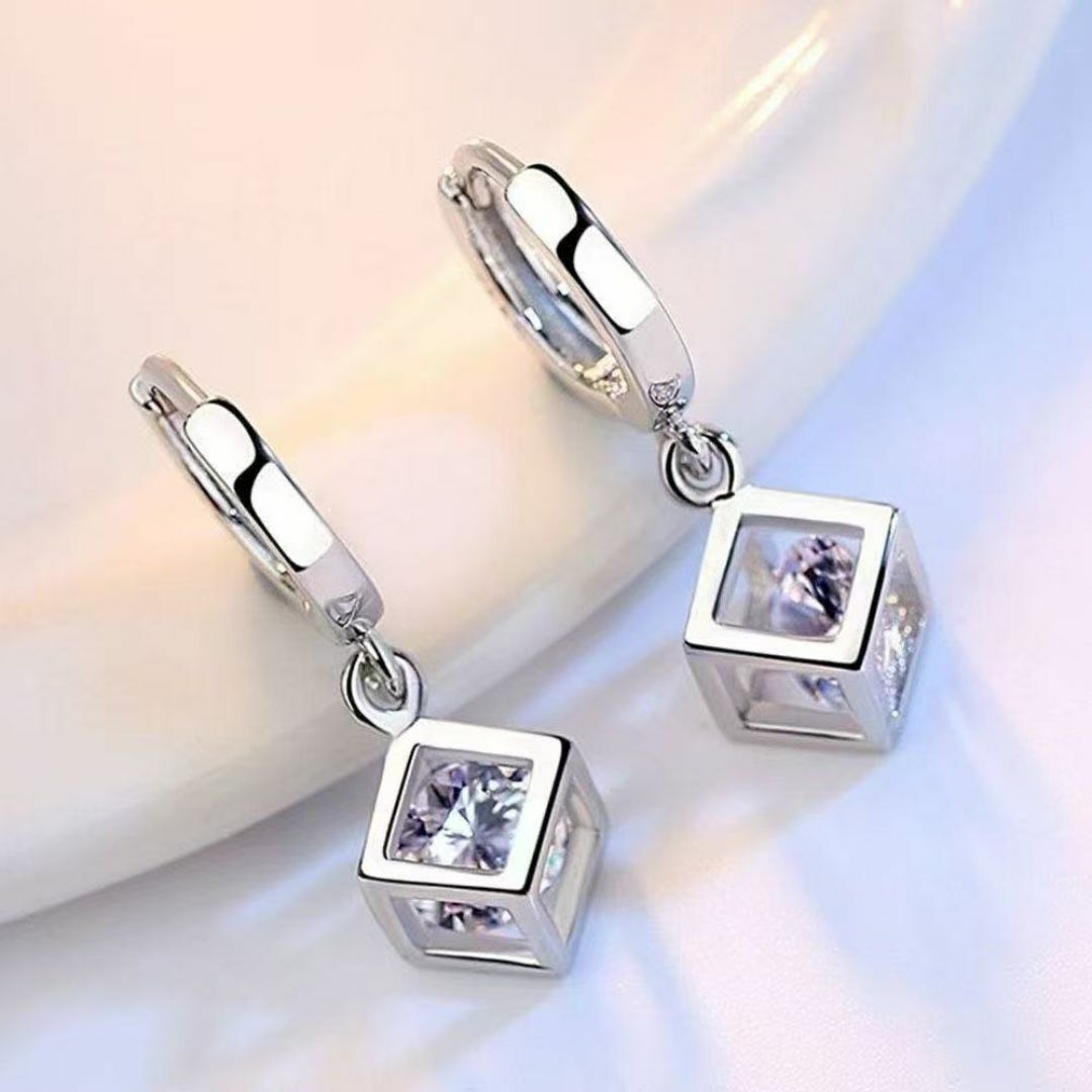 ピアス イヤリング キューブ 幾何学 S925シルバー CZ プラチナ仕上げ(その他)｜売買されたオークション情報、yahooの商品情報をアーカイブ公開 - オークファン（aucfan.com）