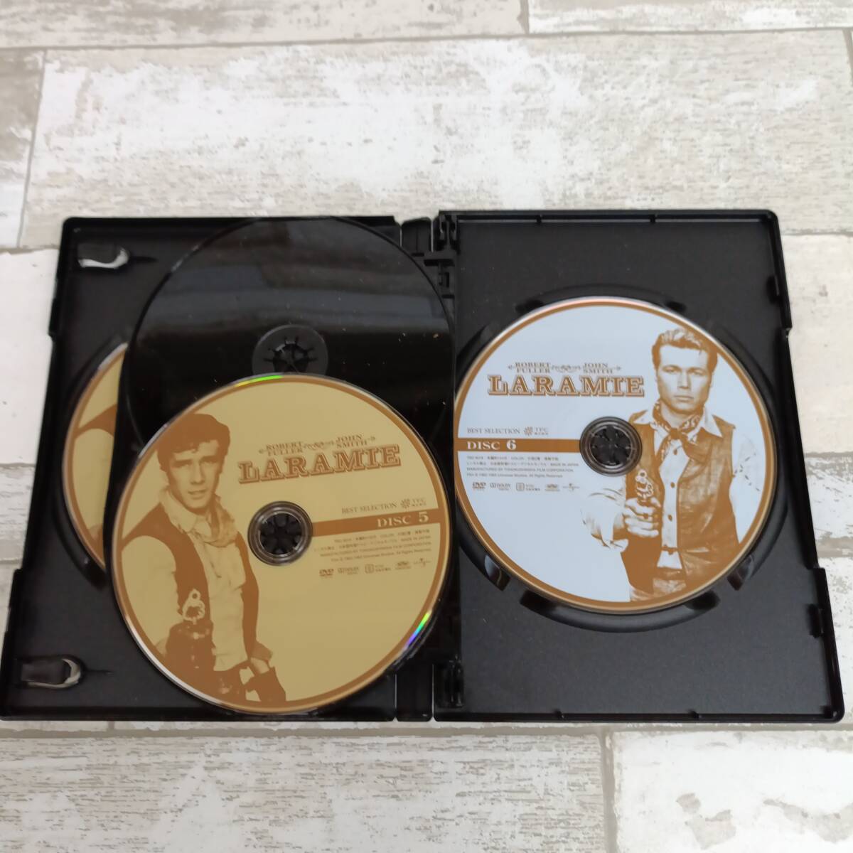 Yahoo!オークション - C34 DVD ララミー牧場 6枚組 LARAMIE BEST SELEC...