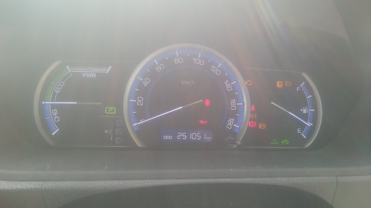 Yahoo!オークション - U#211 ヴォクシーHV ZWR80G 2014年 スピードメー...