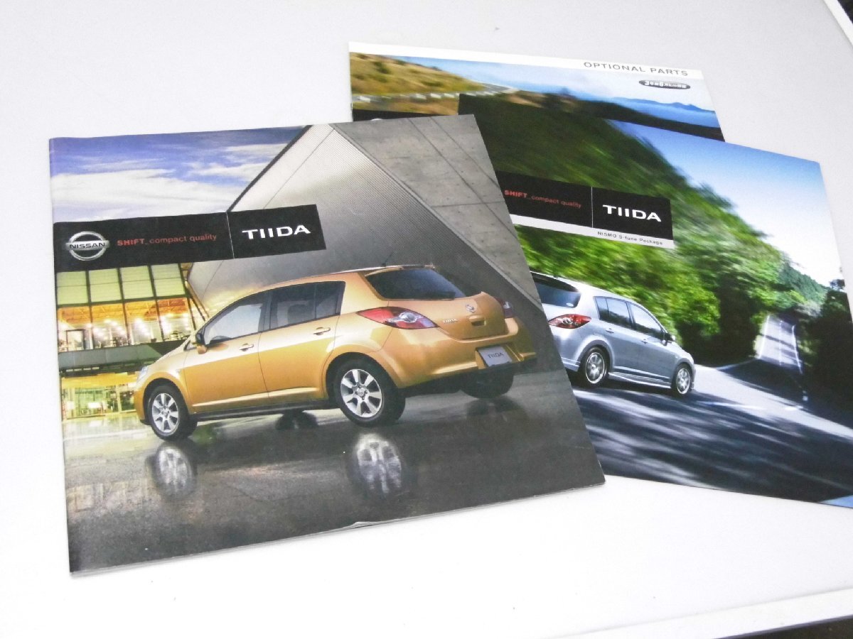 Yahoo!オークション - Glp_355319 自動車カタログ NISSAN TIIDA/Parts...