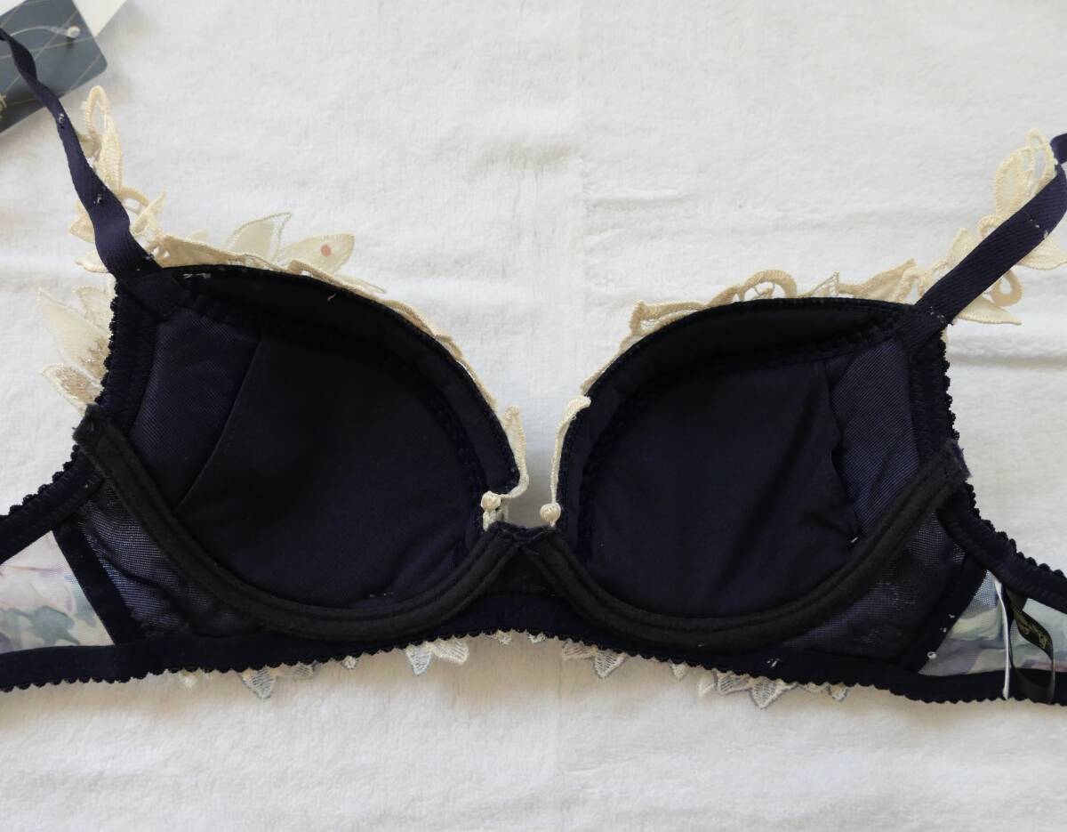 Yahoo!オークション - ワコール サルート 【アールデコ】 62G KO C65&...