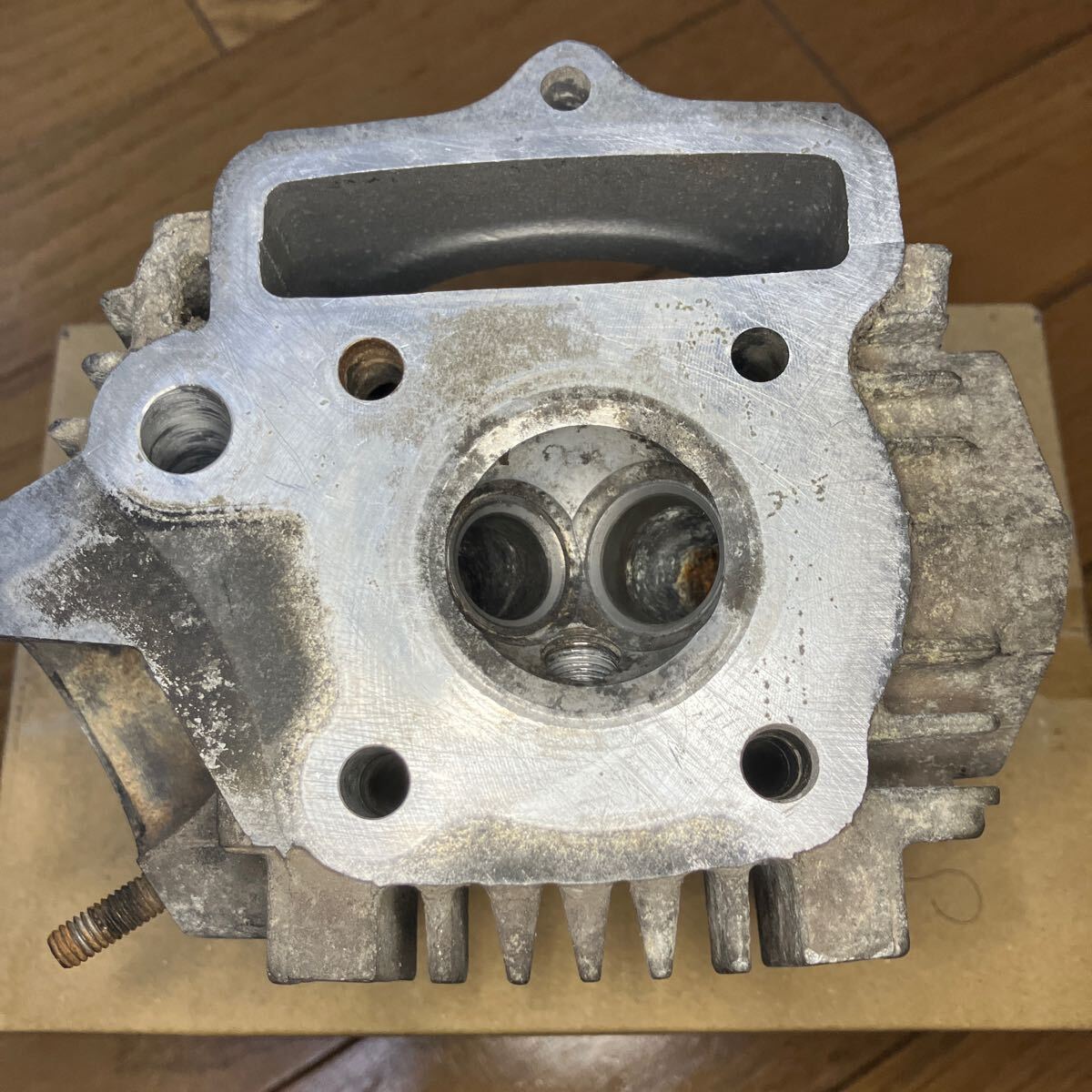 Yahoo!オークション - ホンダ 50CC 12V シリンダーヘッド ジャ...