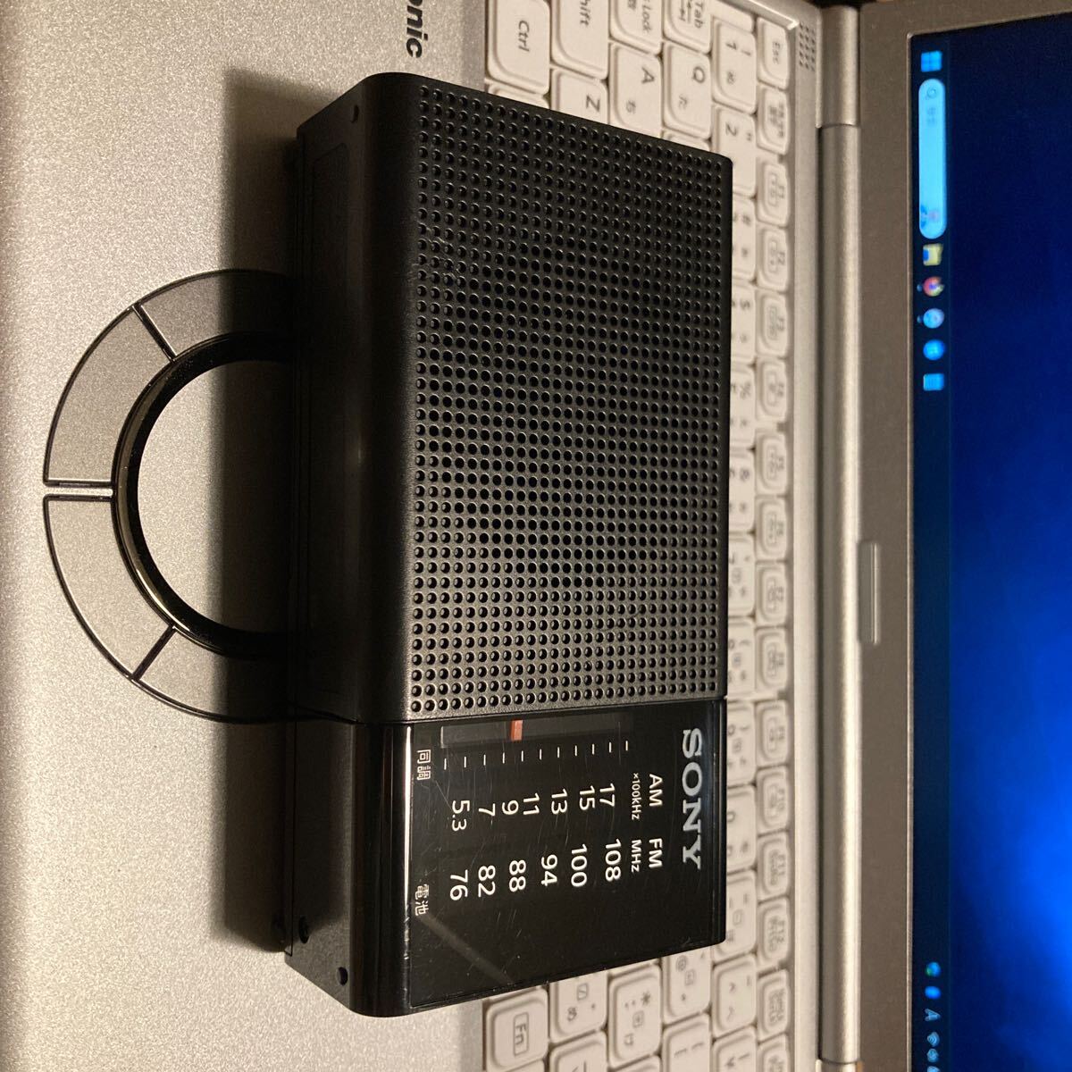 Yahoo!オークション - SONY ICF-P37