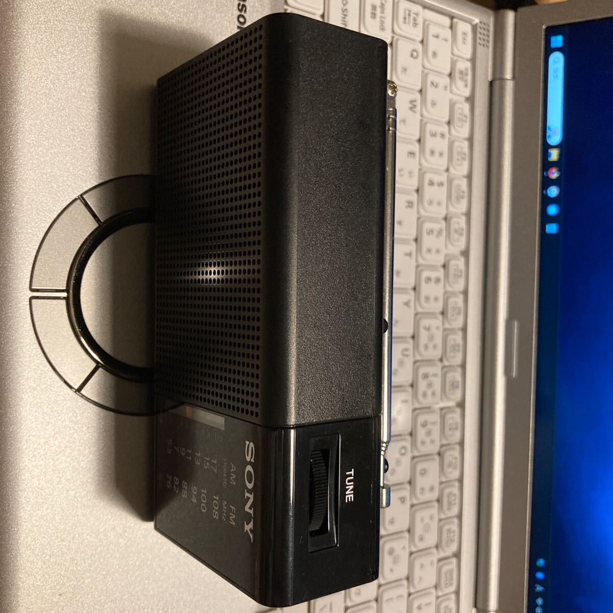 Yahoo!オークション - SONY ICF-P37