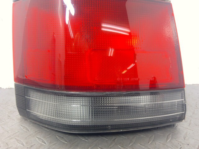 Yahoo!オークション - フォレスター SF5 左 テール ランプ ライト 8420...