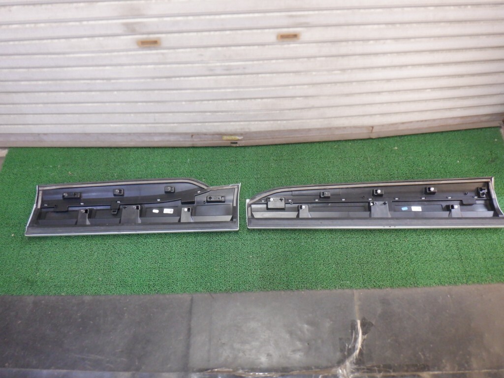 Yahoo!オークション - アウディ Q7 右 ドアパネル サイドパネル 4M0.85...