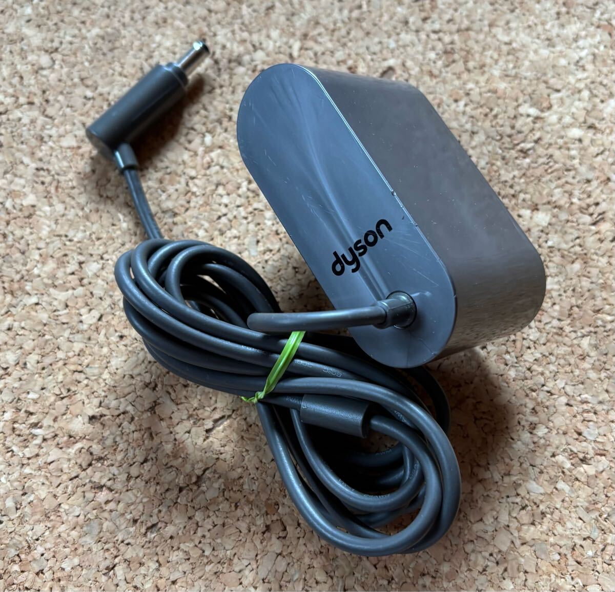 Yahoo!オークション - 送料無料 Dyson ダイソン 純正 充電器 ACアダプ...