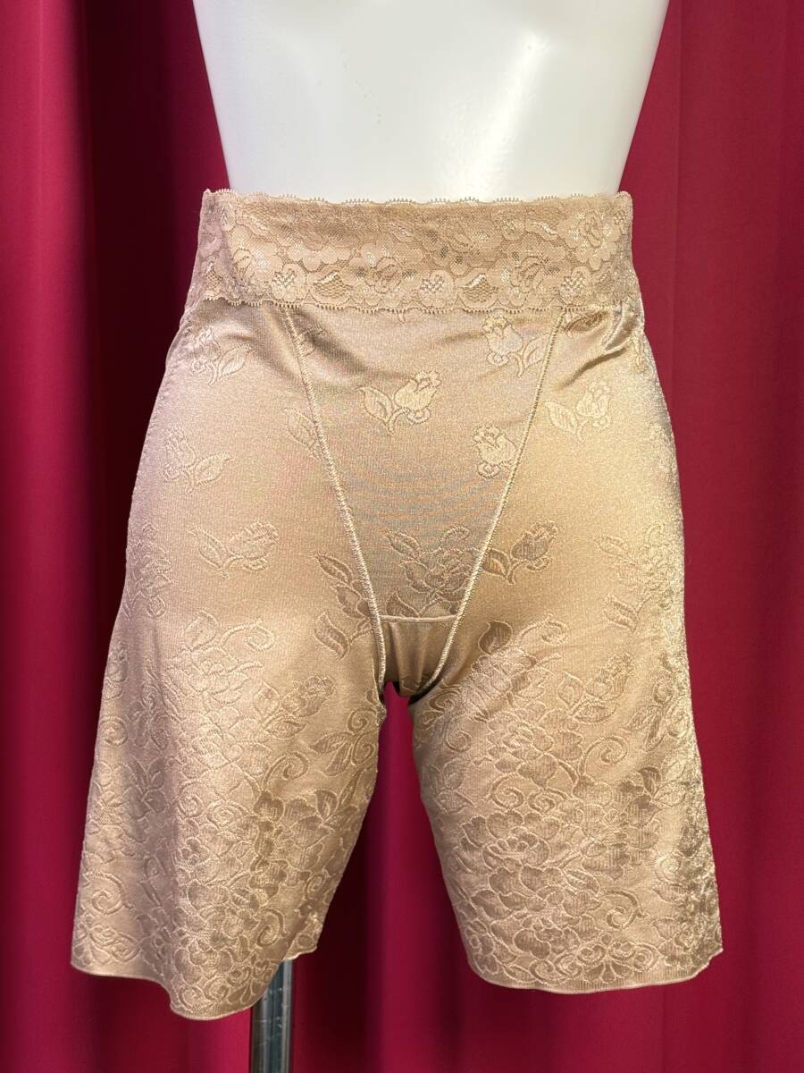 Yahoo!オークション - S263 ディノスセシール ガードル サイズ90 ベー...