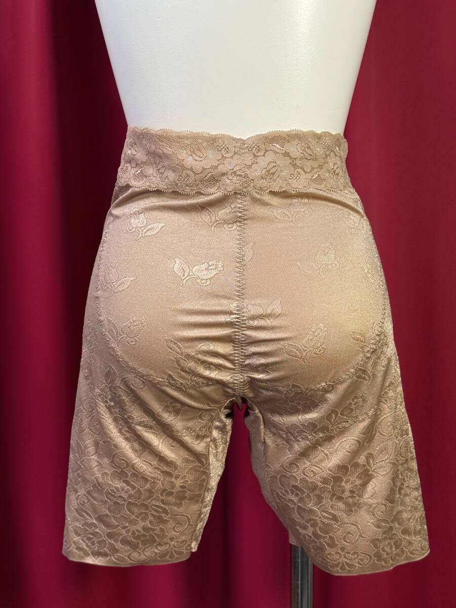 Yahoo!オークション - S263 ディノスセシール ガードル サイズ90 ベー...