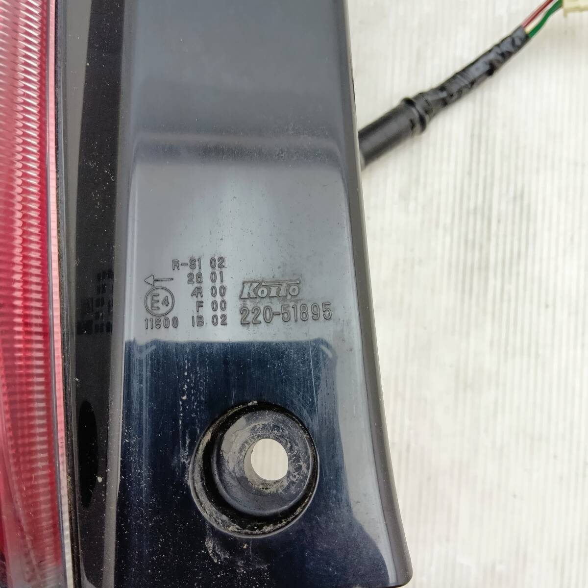 Yahoo!オークション - パッソ KGC10 QNC10 左側 左 L テールライト テ...