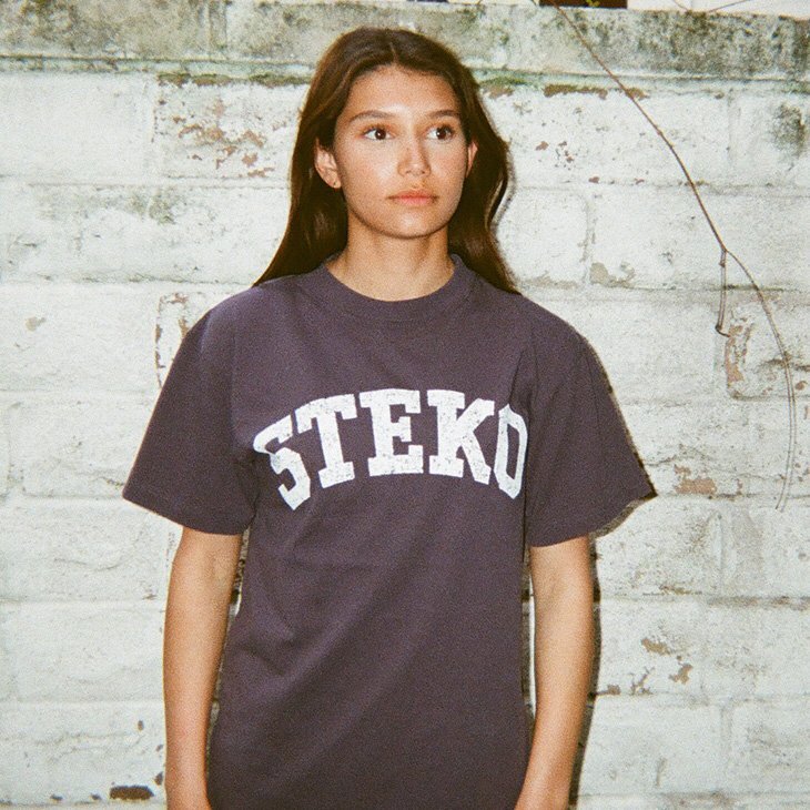 Yahoo!オークション - STEKO 25ss Tee Booster Navy Mサイズ コロへ・...