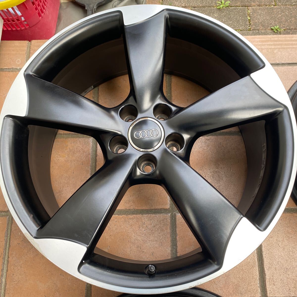 Yahoo!オークション - アウディRSQ3純正20インチアルミ 8.5j ET36 ハブ...