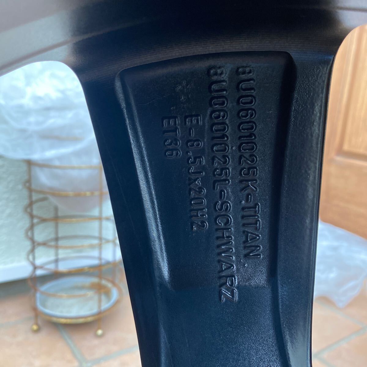 Yahoo!オークション - アウディRSQ3純正20インチアルミ 8.5j ET36 ハブ...