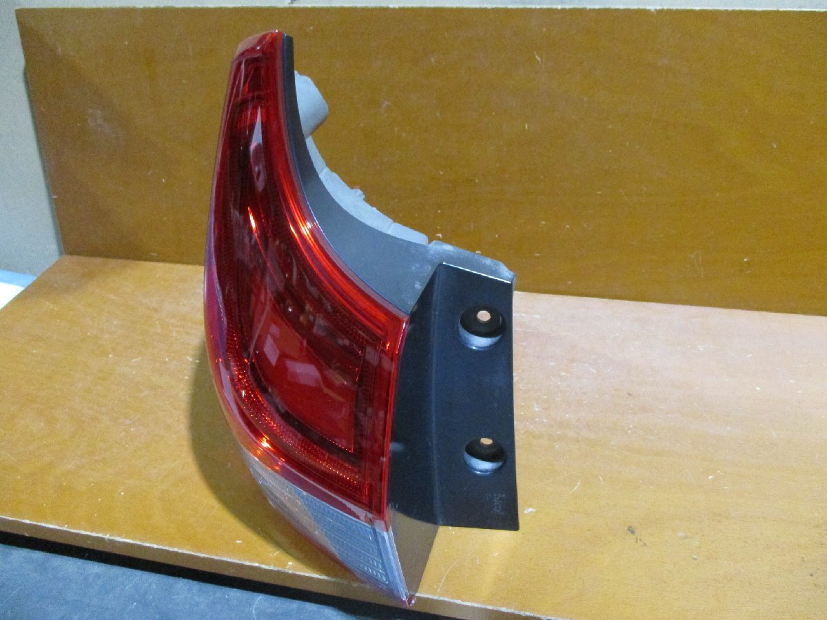 Yahoo!オークション - 即決 フリード HV GB7/GB8 左テールライト 純正 ...