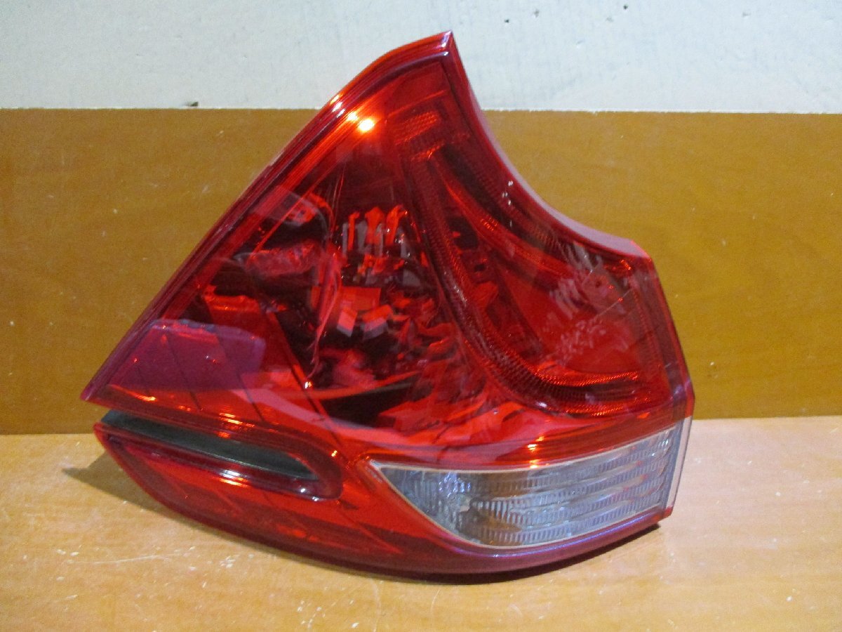 Yahoo!オークション - 即決 フリード HV GB7/GB8 左テールライト 純正 ...