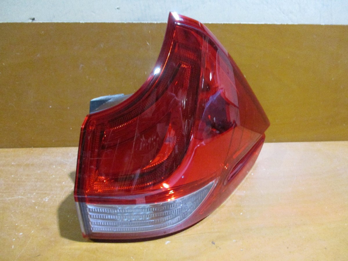 Yahoo!オークション - 即決 フリード HV GB7/GB8 右テールライト 純正 ...