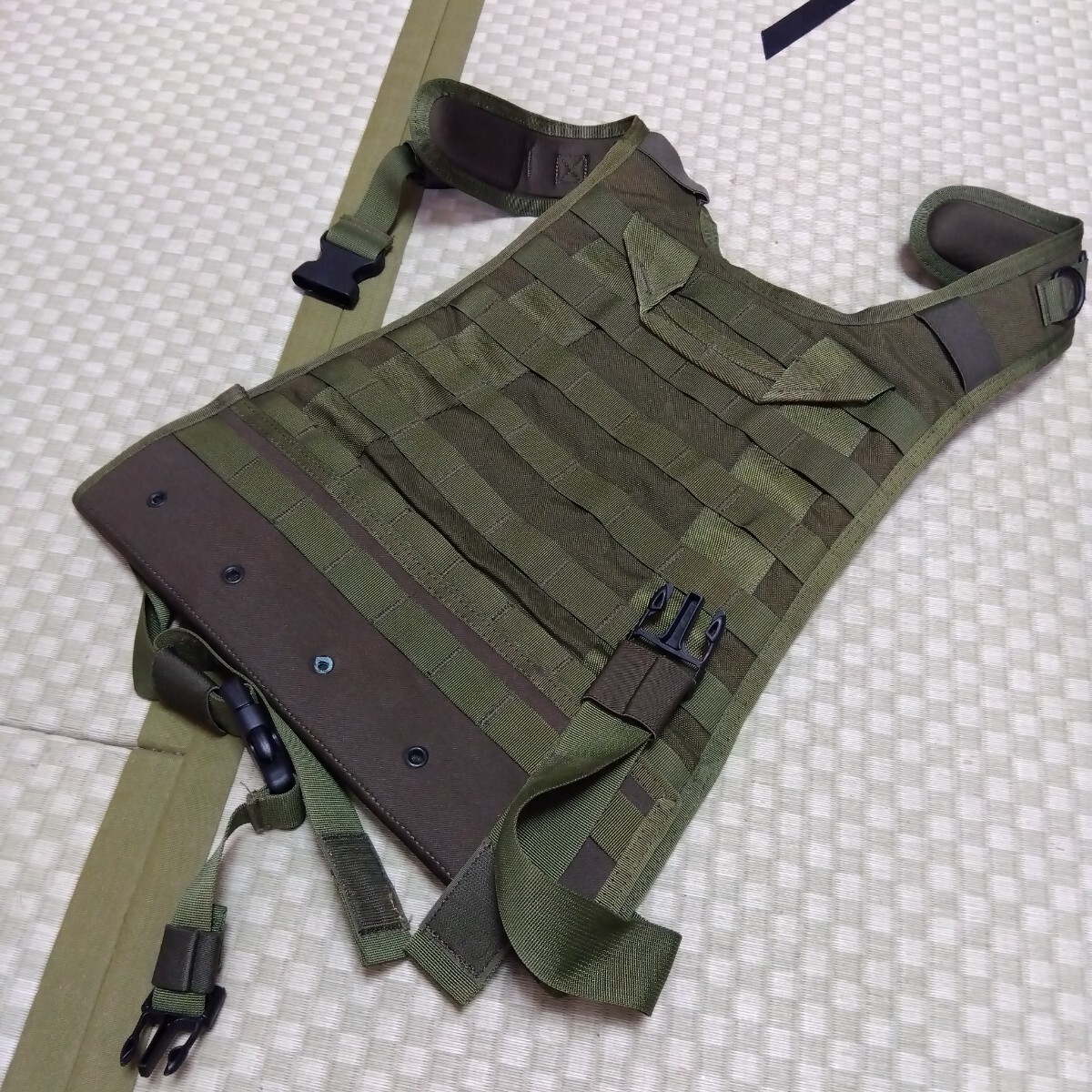 Yahoo!オークション - BLACKHAWK MBSS用バックパネル MOLLE仕様 OD プ...