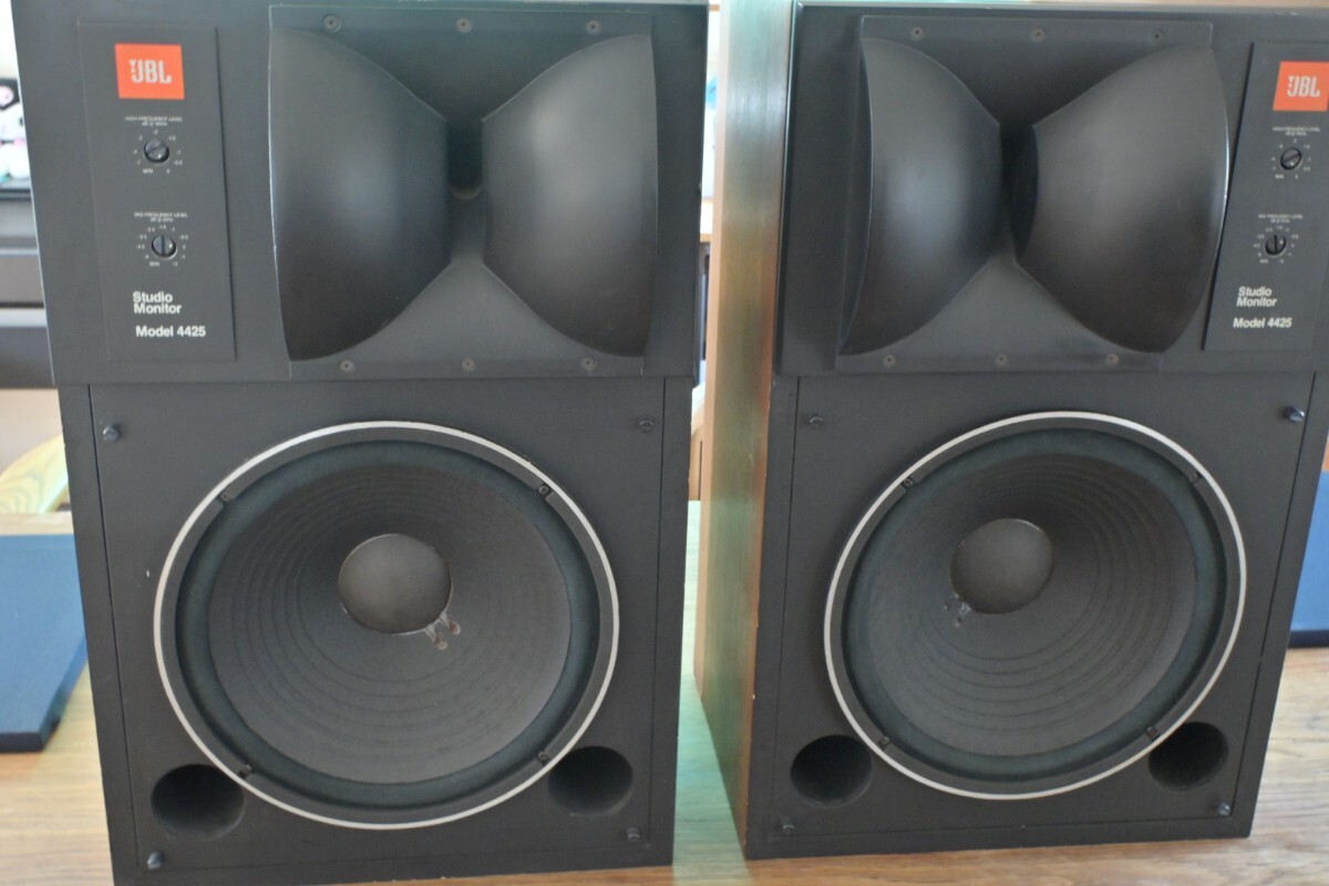 Yahoo!オークション - JBL 4425 2台ペア エッジ セーム革 張替済み