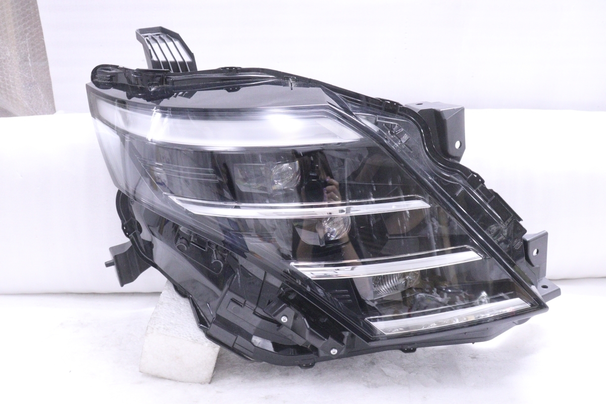 Yahoo!オークション - 47-2514 LED C28 セレナ 右ヘッドライト アダプ...