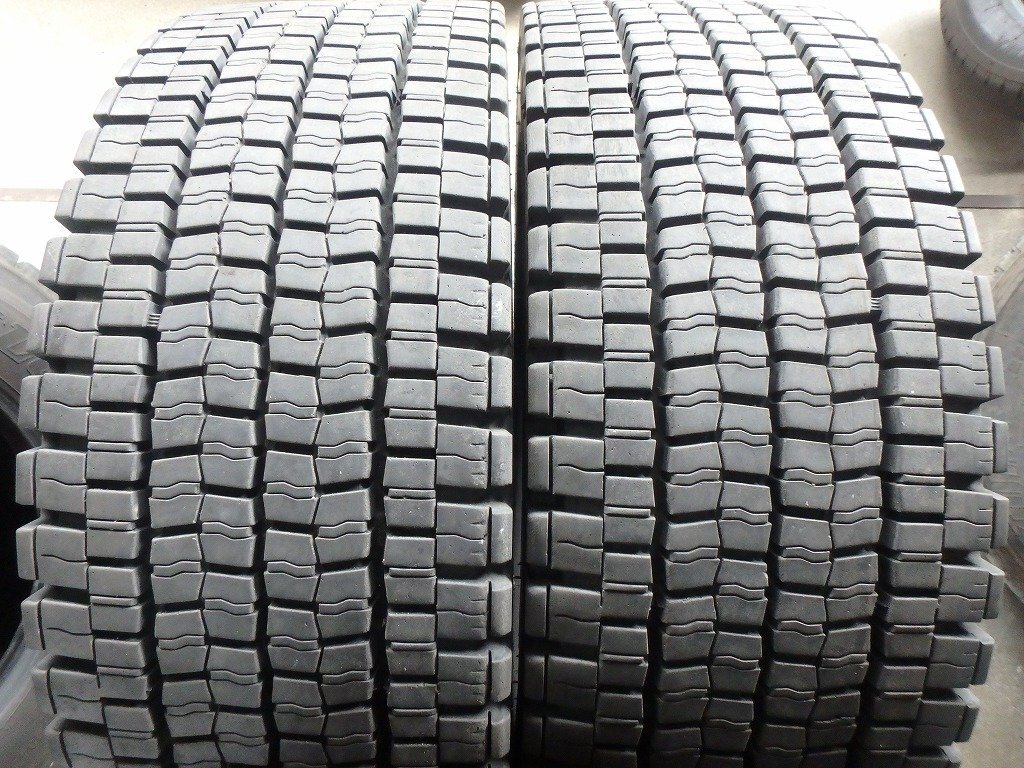 Yahoo!オークション - Y108 送料無料【245/70R19.5 136/134】ダンロッ...