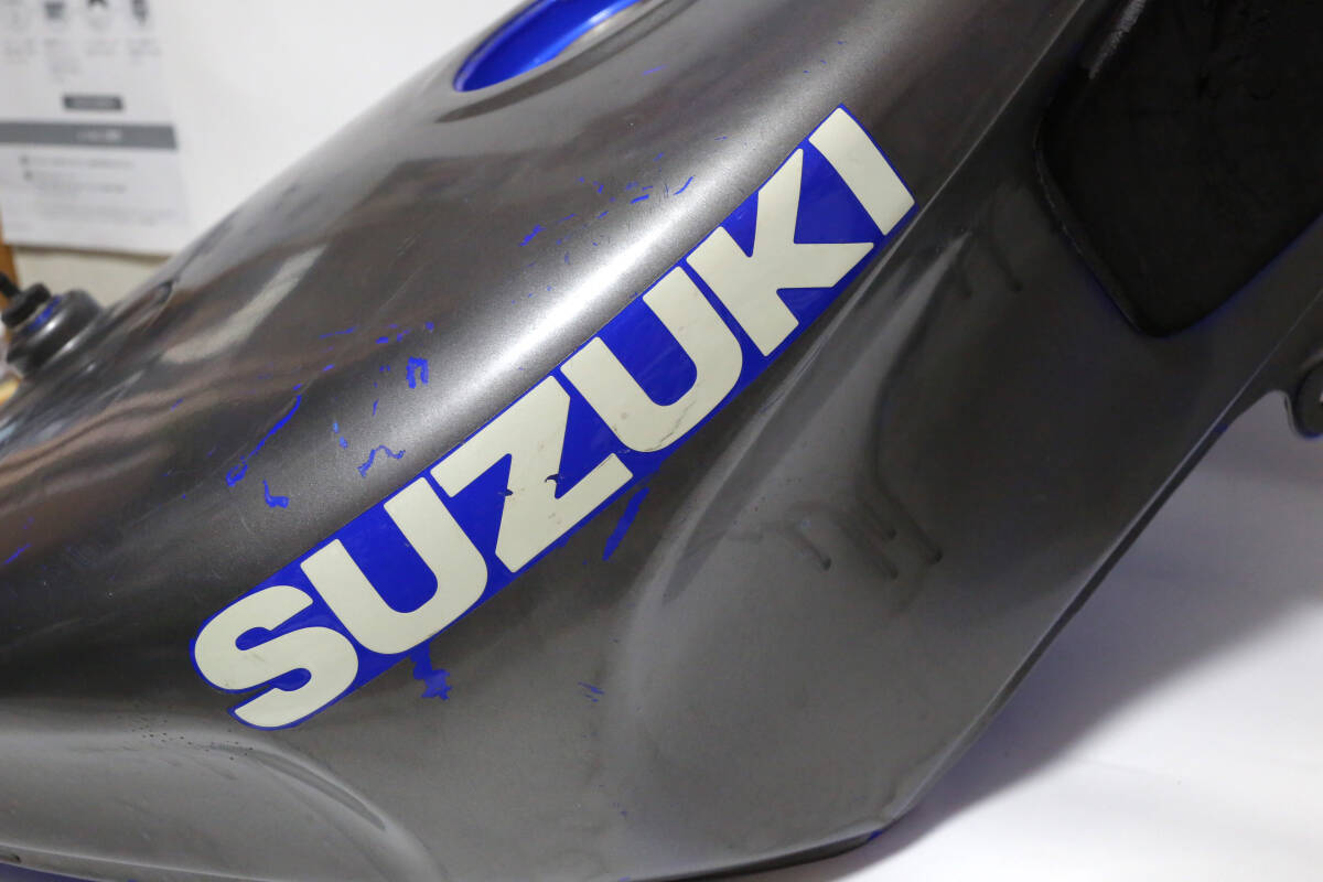 Yahoo!オークション - SUZUKI RGV250Γ VJ22 純正タンク中古品