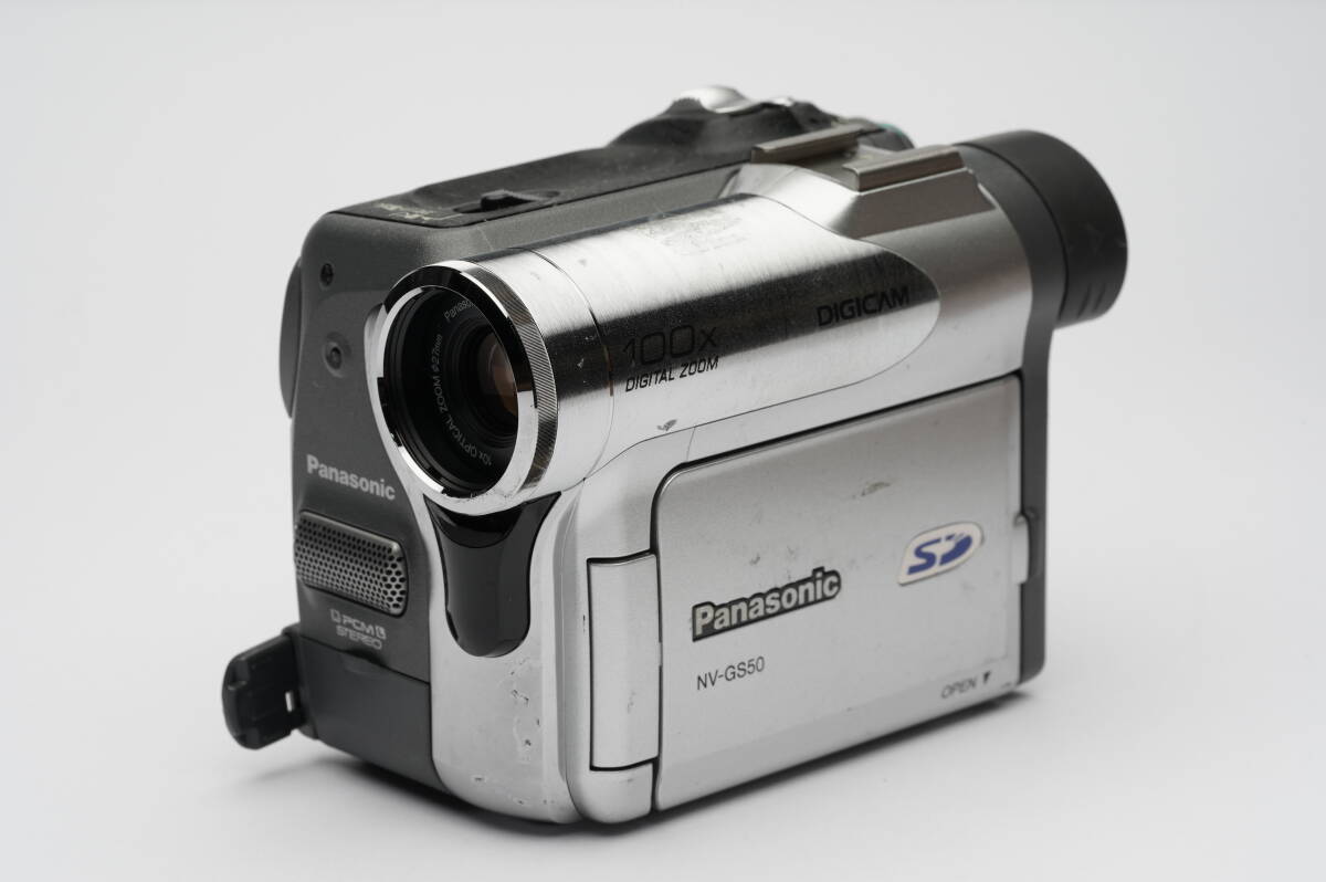 Panasonic NV-GS50 シルバー miniDV SD ビデオカメラ 送料600円(パナソニック)｜売買されたオークション情報、yahooの商品情報をアーカイブ公開 - オークファン ...
